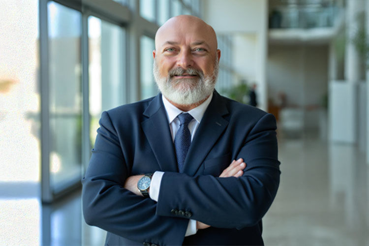 Motiv Power Systems Pilots Refrigerated EV Truck With Carrier ...